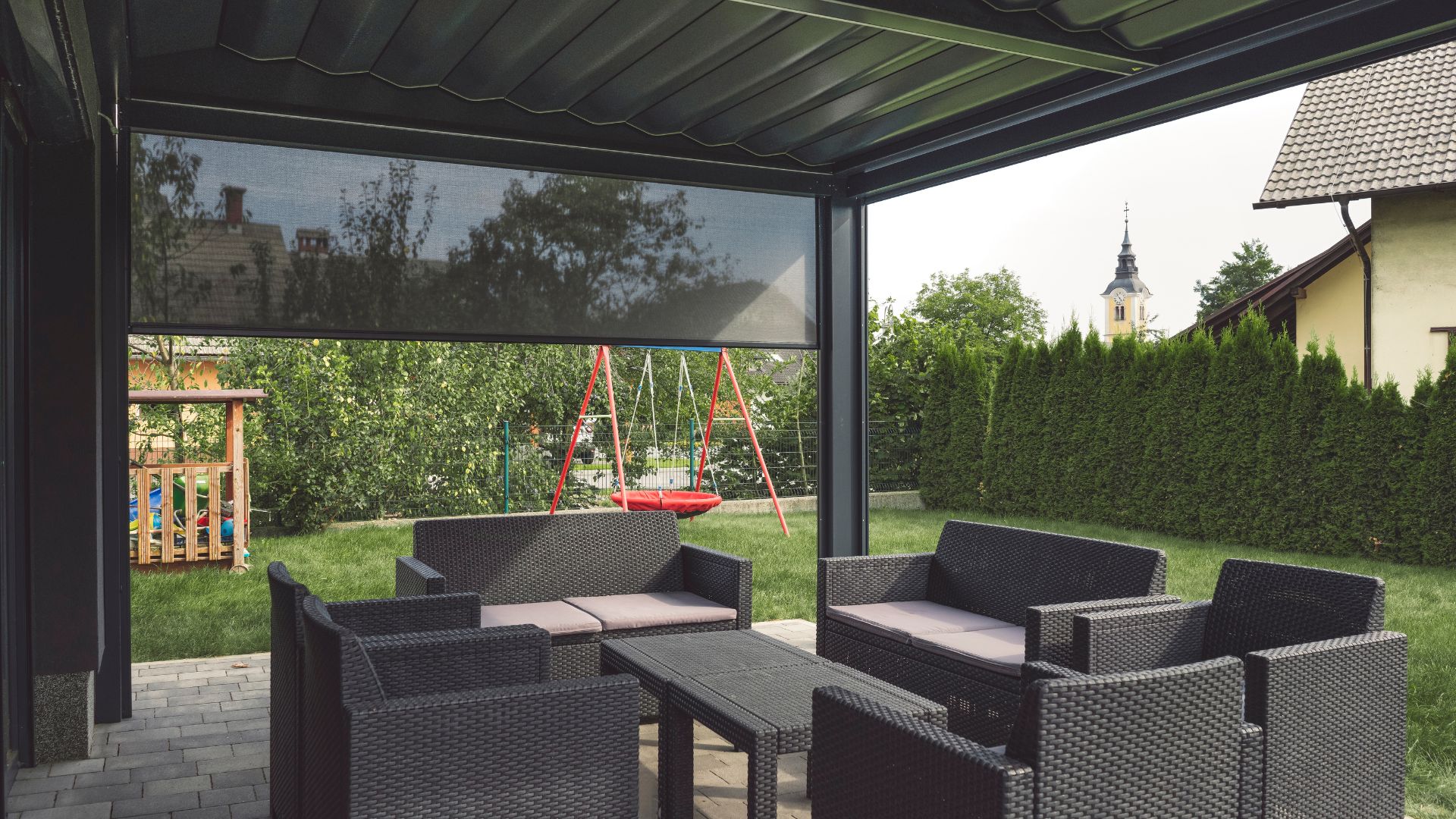 Aménagez un coin ombragé : découvrez les meilleures pergolas solaires ...